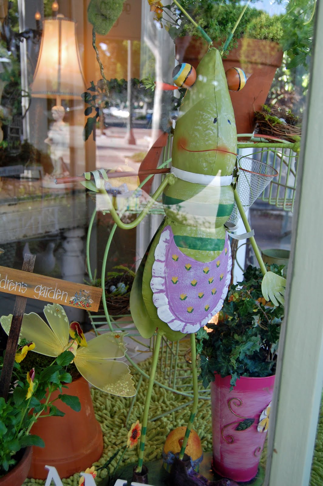 My Painted Garden: Spring at the Vintage Lady