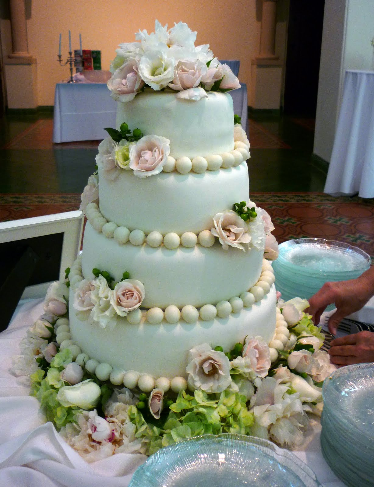 Alamo Sweets. LLC: Rachel's Wedding Cake