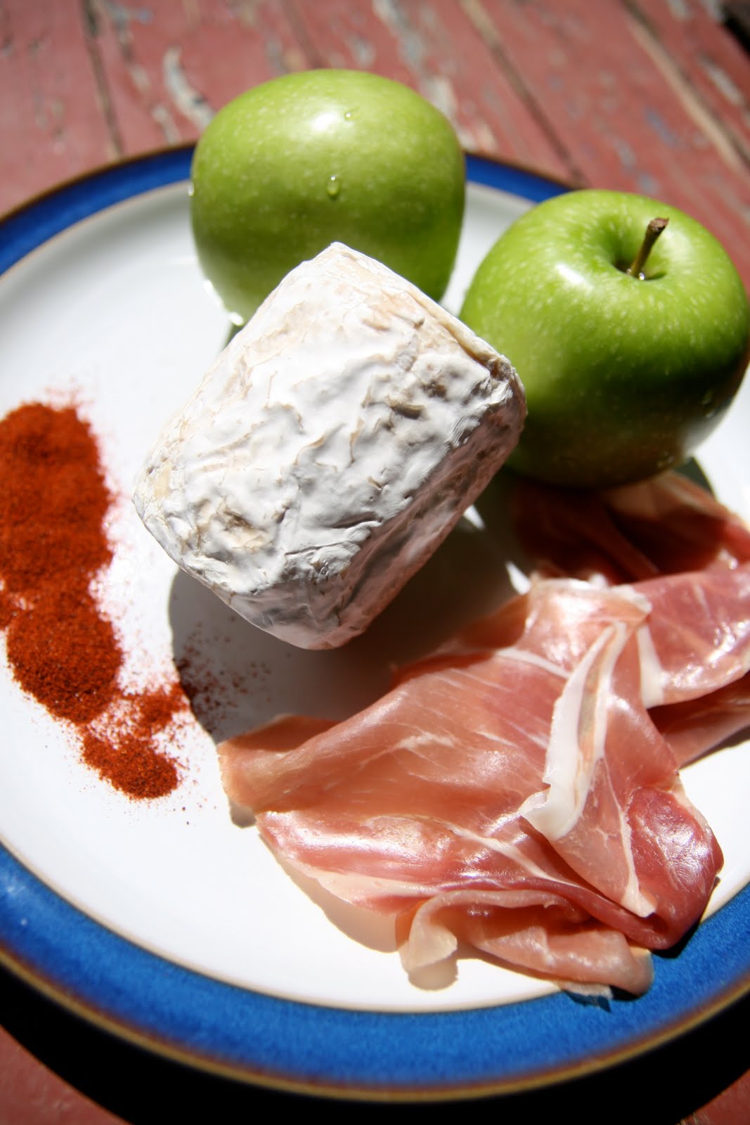 The Joy of Looking: Easy Springtime Apple-tizer