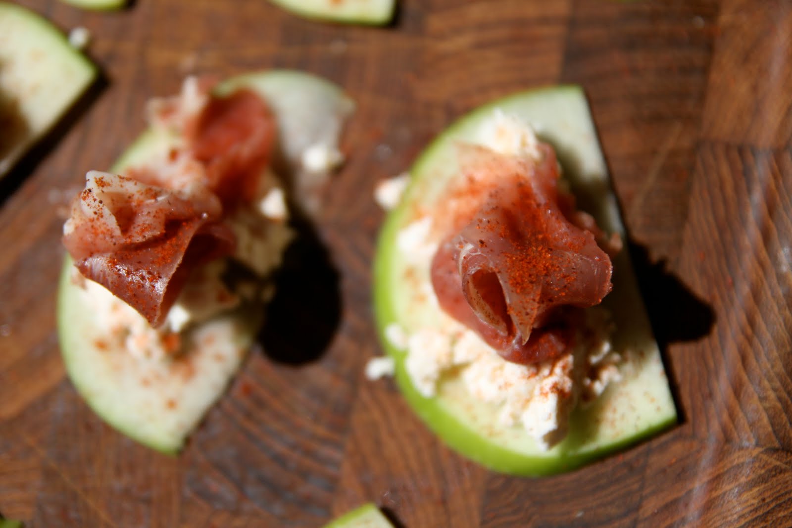 The Joy of Looking: Easy Springtime Apple-tizer