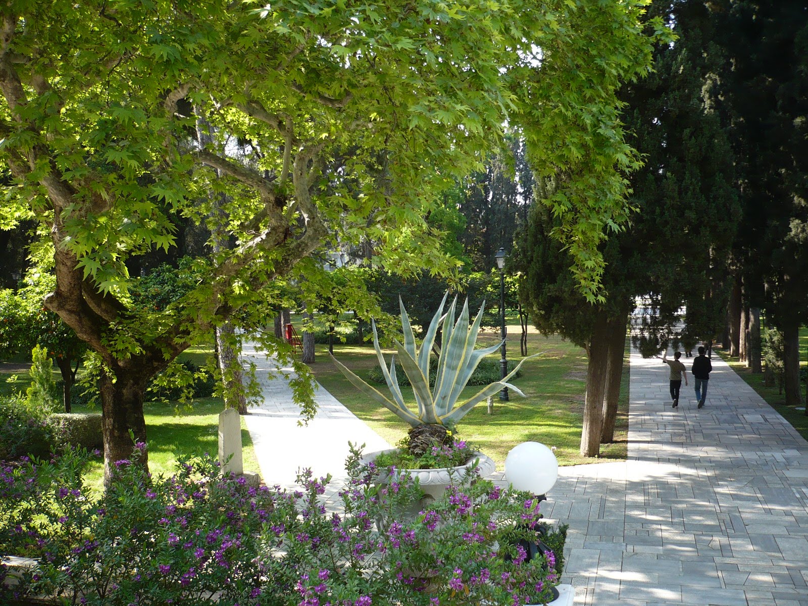 Παρατηρήσεις περί... πόλεων / Observations on cities: Επίσκεψη στον ...