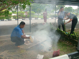 KELAB KEBAJIKAN & SUKAN (KKS) ILP LABUAN: BAKAR LEMANG