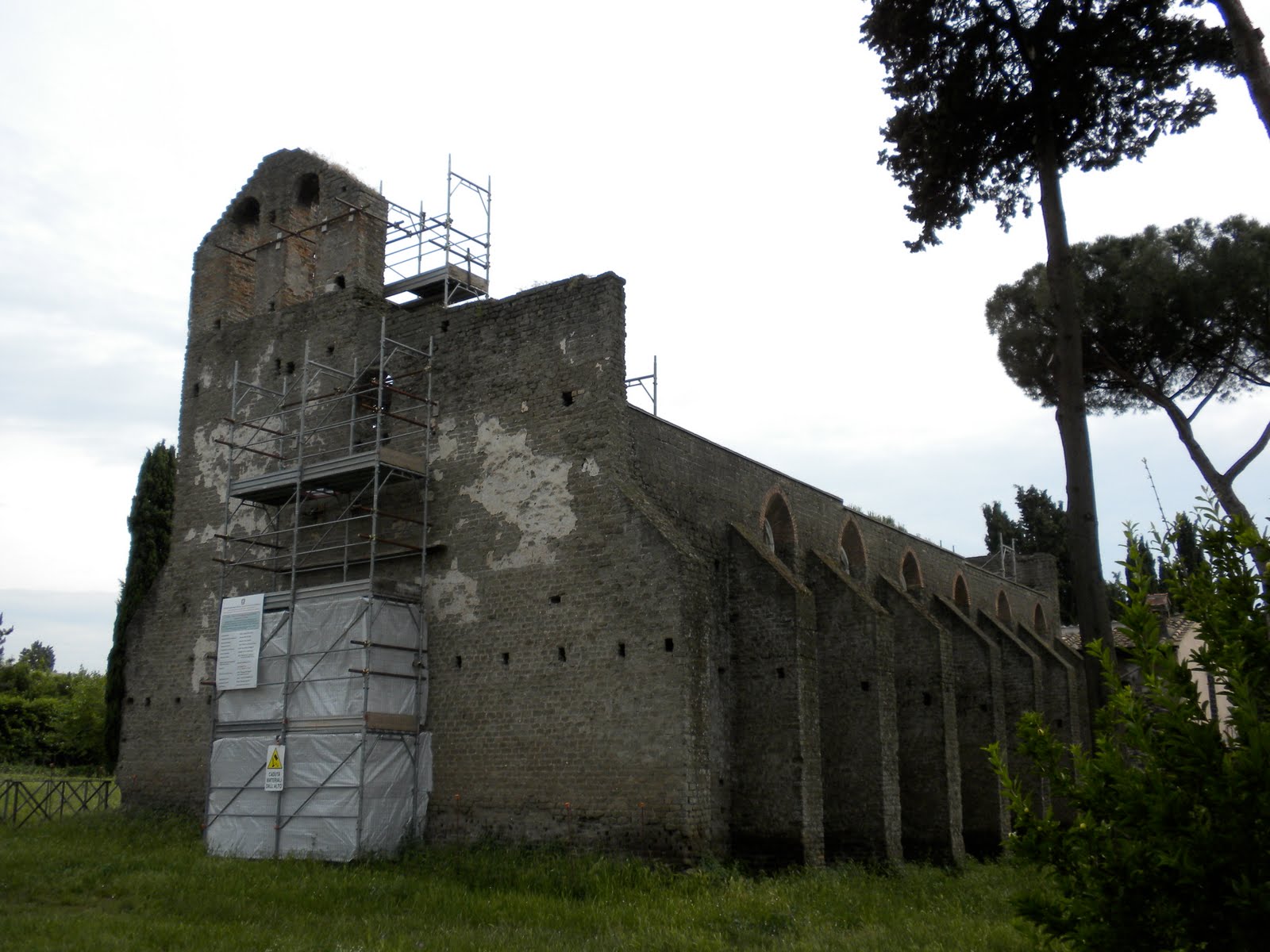 AMOROMA: Tomb of Cecilia Metella