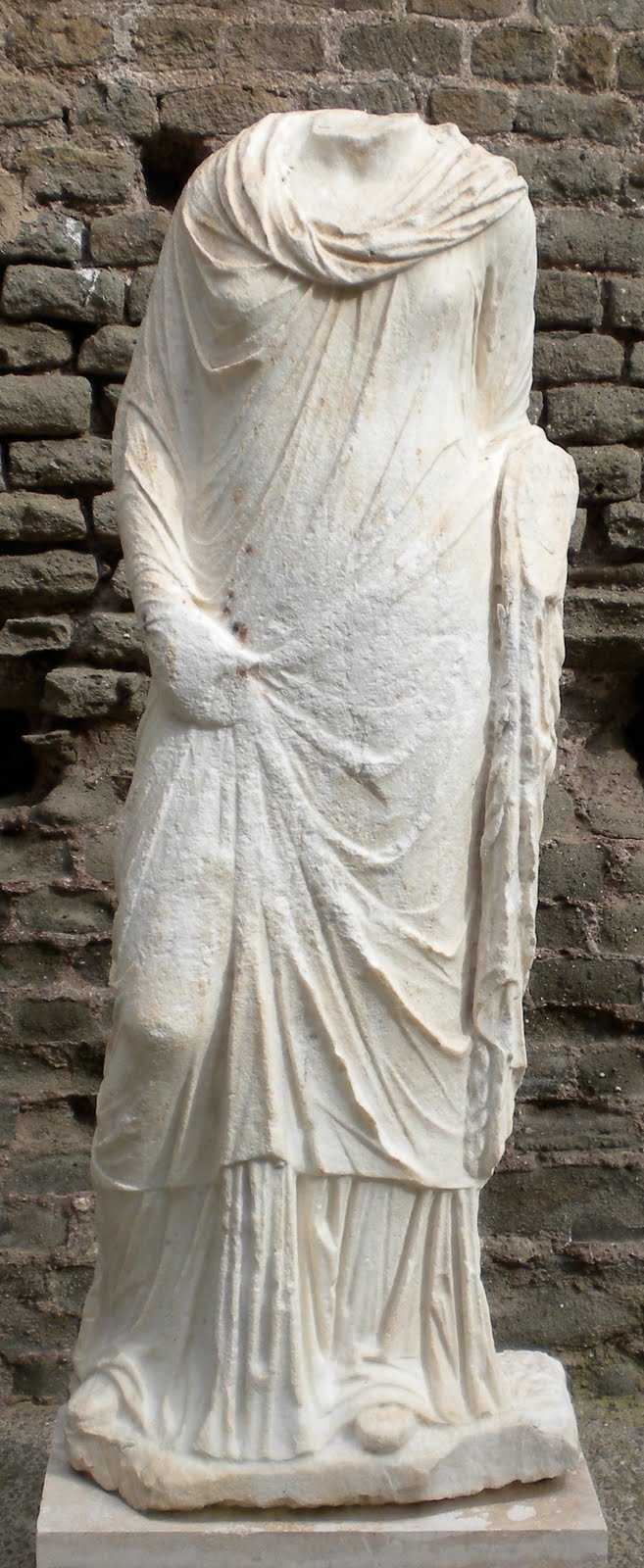 AMOROMA: Tomb of Cecilia Metella