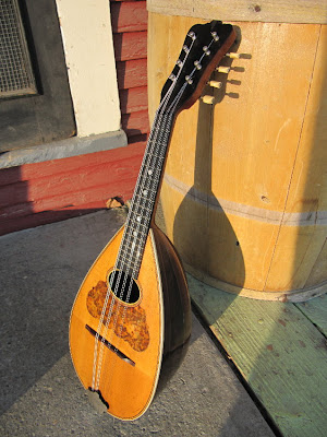 c.1900 Washburn Style 115 Cremonatone Bowlback Mandolin