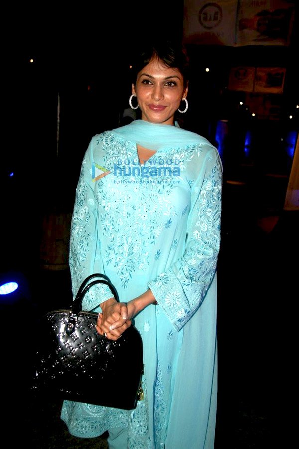 All Stars Photos: Isha Koppikar and Sanjay Suri at Fratelli Wine Launch