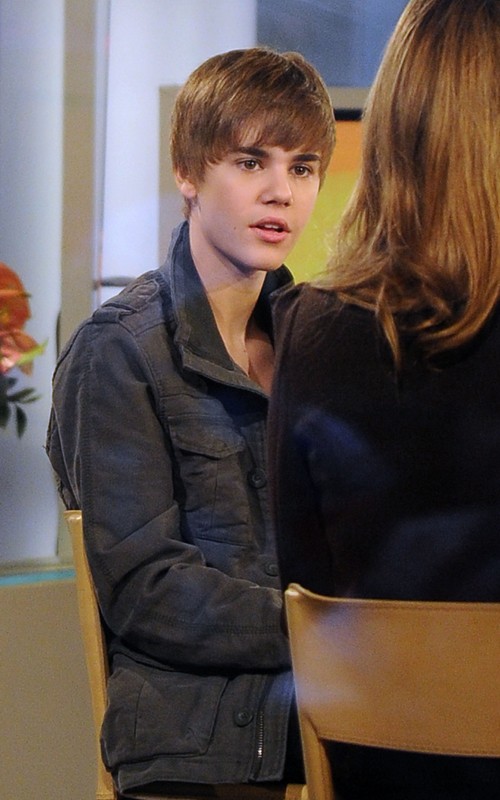 Summer Blog's: Justin Bieber Visits The "Today" Show Pics