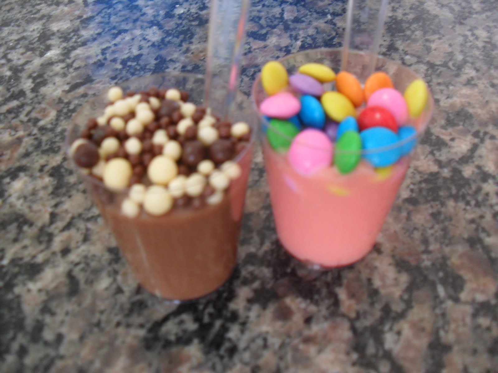 Doceria da Vovó Cida: Brigadeiro de Chocolate e Brigadeiro Rosa de Colher