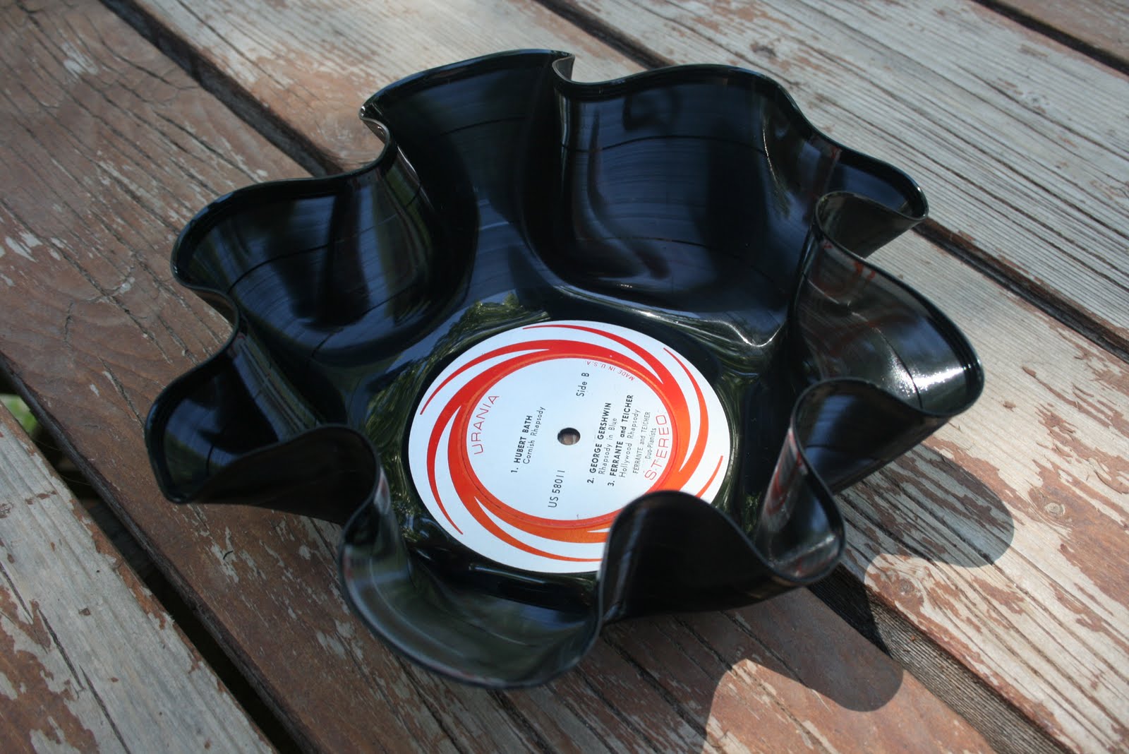Desire 2 Create: Vinyl Record Bowls