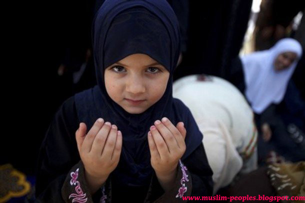Muslim People: Cute Muslim Praying - Part (1)
