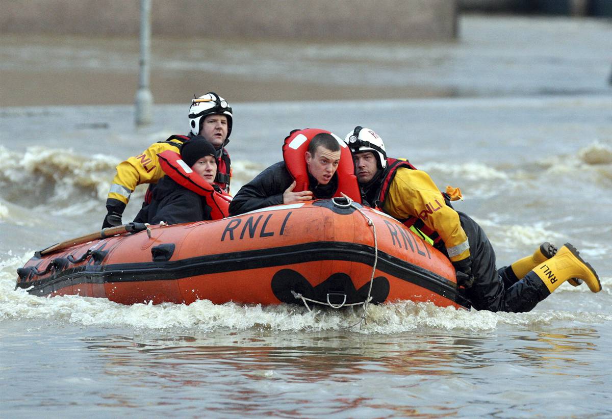 LANCHA DE SALVAMENTO MARÍTIMO TABARCA & E.L.E. Búsqueda y Salvamento en ...