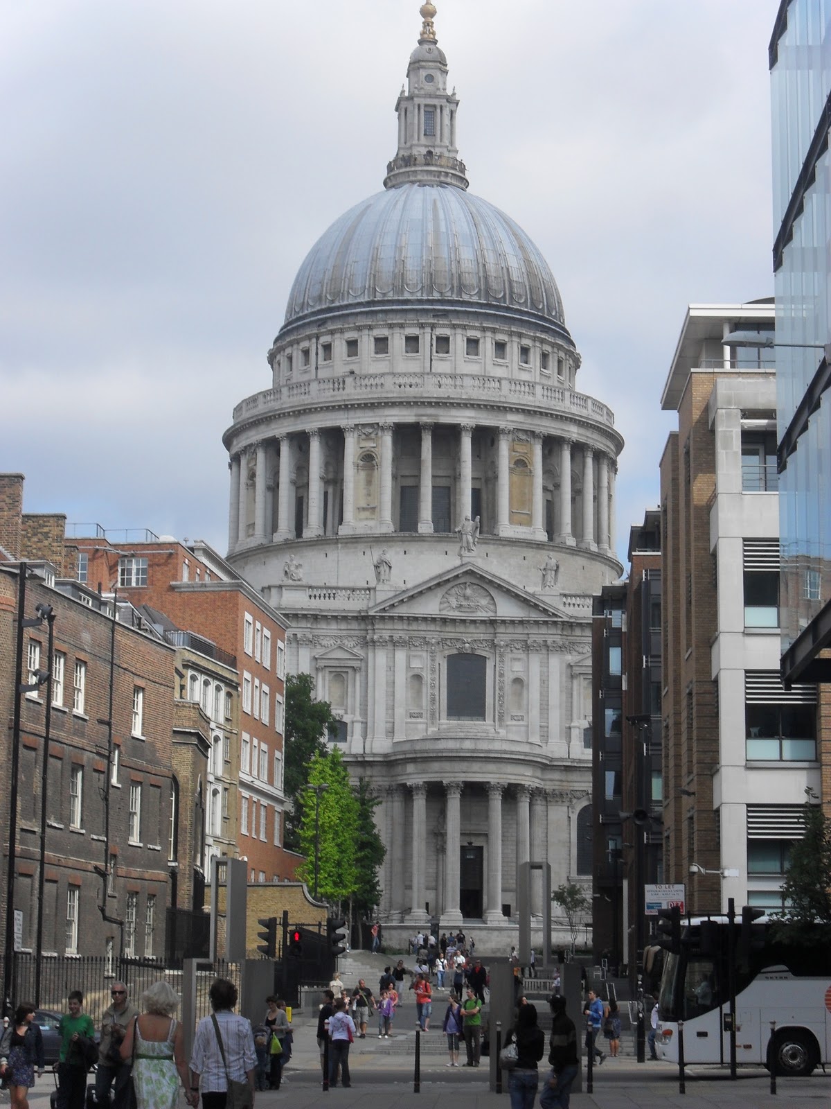 Rachel Howard: Metropolis Building Photographs