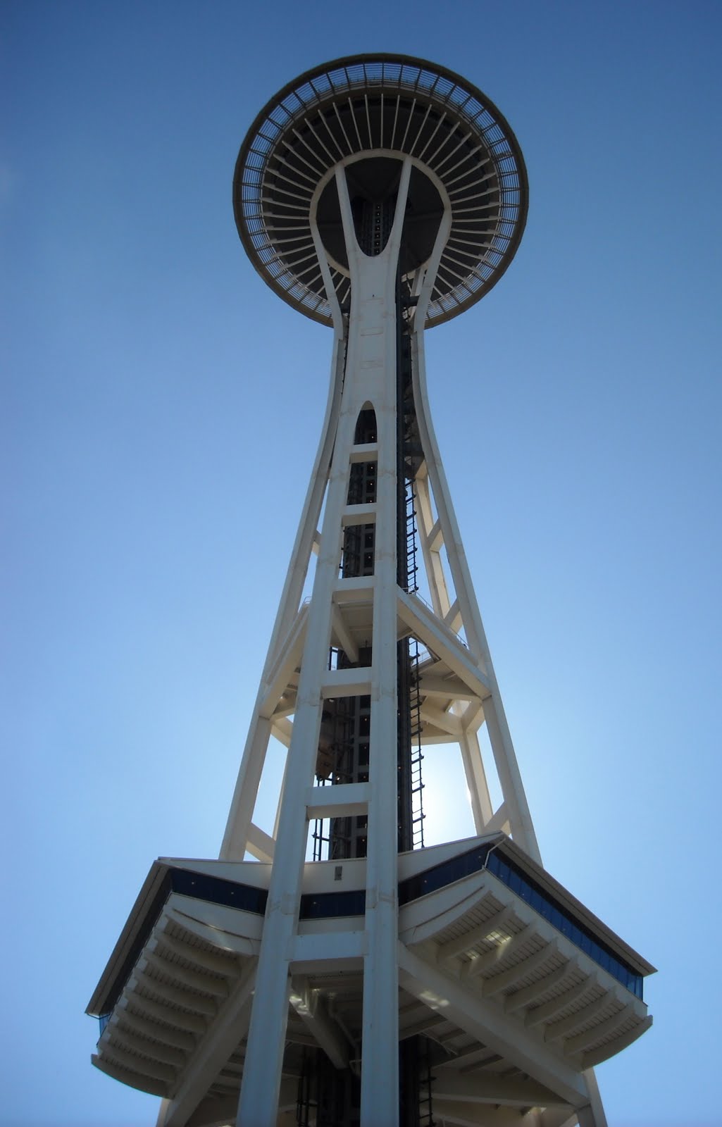 Thee Rakish Lass: Seattle Light of Love