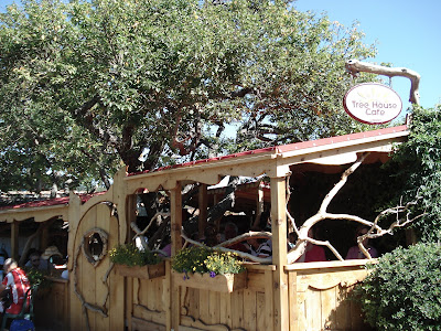 Oh My Calico!: Tree House Cafe - Salt Spring Island