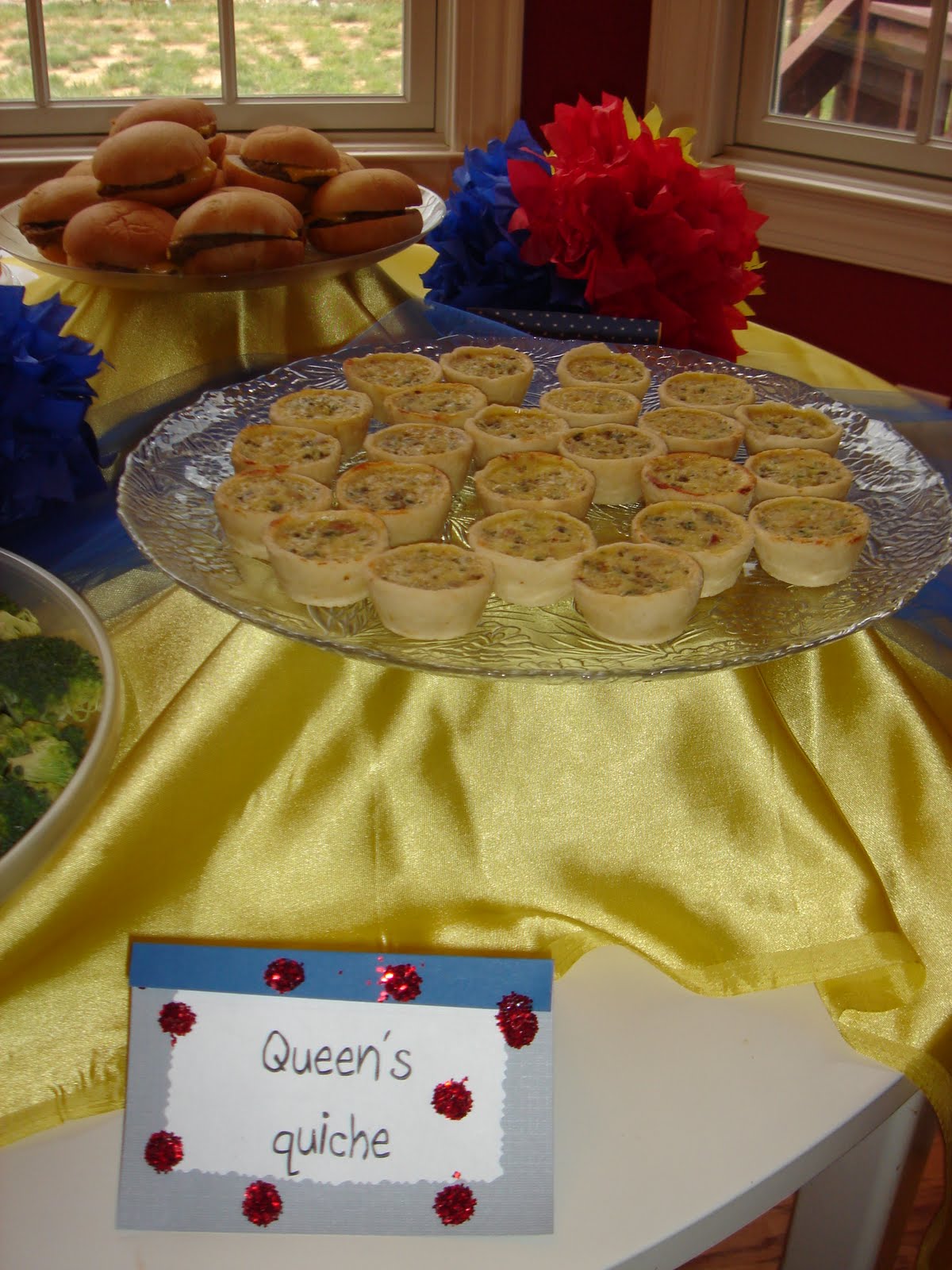 Everyday is a "Hollyday"!: Snow White Party