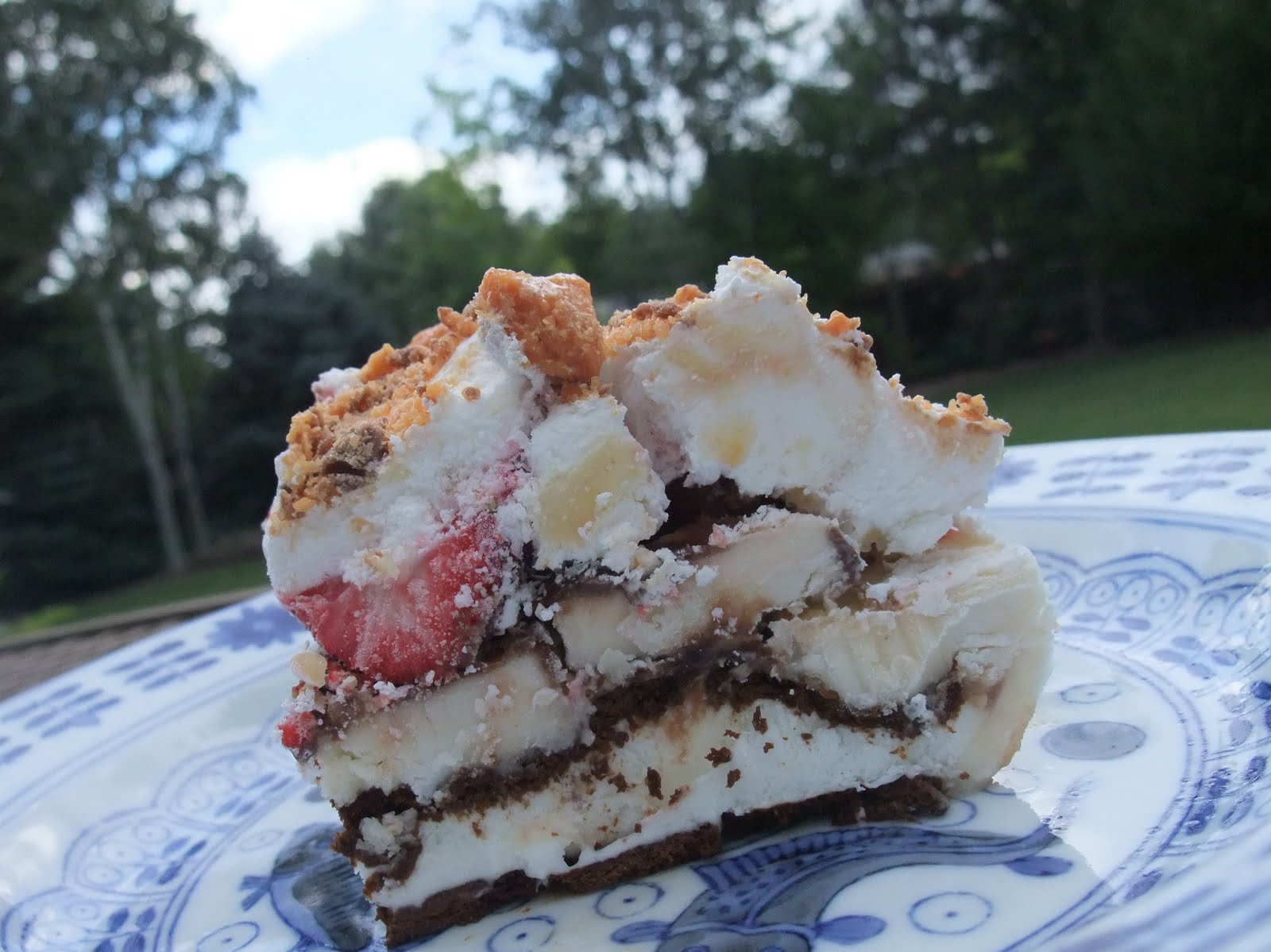 Just Another Hang Up: Frozen Banana Split Squares... the perfect way to ...