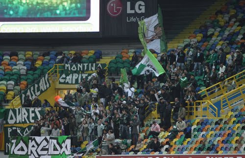 Claques de Portugal: Torcida Verde na Taça da Liga e na Liga Zon Sagres.