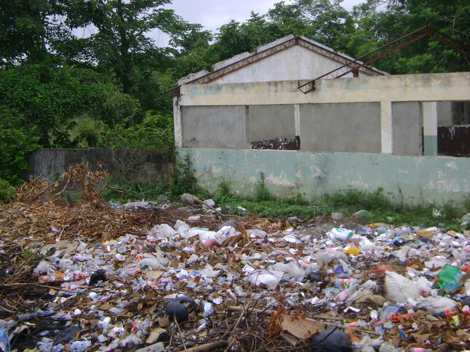 SAN ONOFRE Y LOS DESECHOS