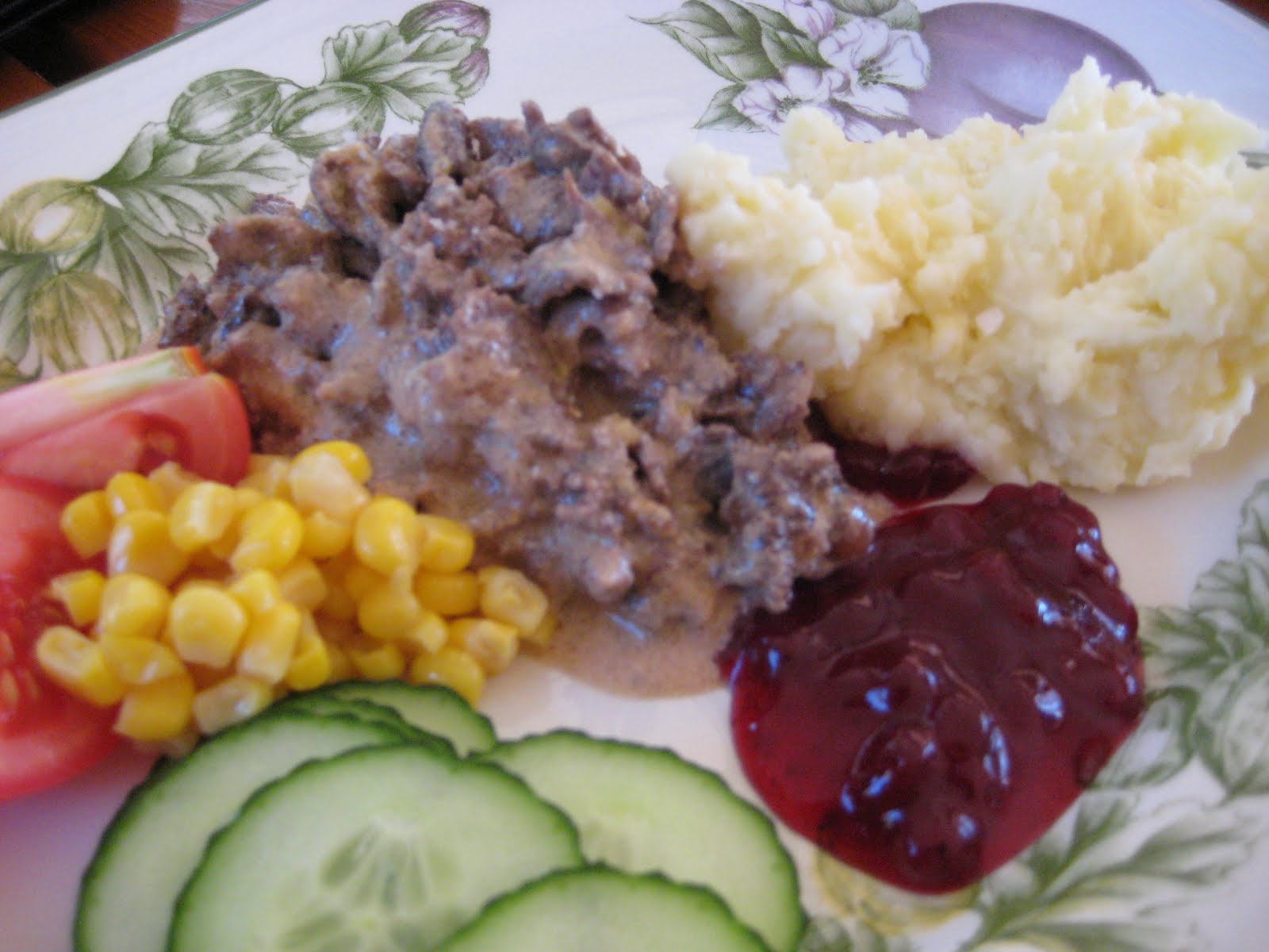 Smaskelismaskens: Renskav med potatismos och rårörda lingon