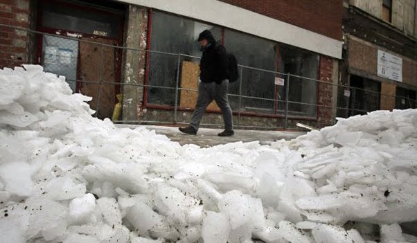 Diamond News: Dallas Super Freeze delivers power outages,travel ...