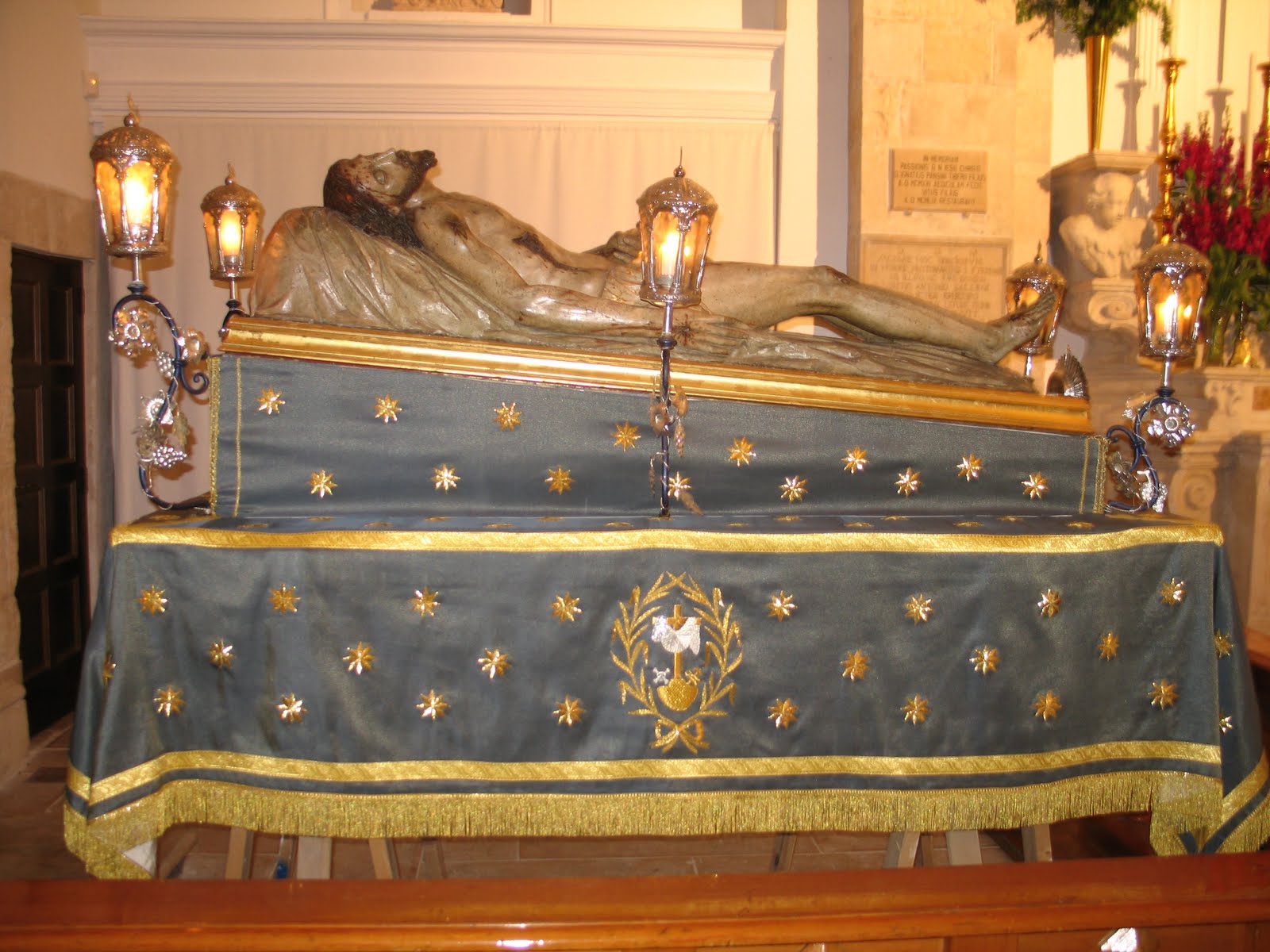 LE STATUE: Cristo Morto