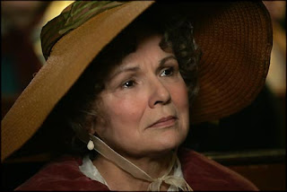 Becoming Jane Fansite: Biography of Julie Walters (Mrs Austen)
