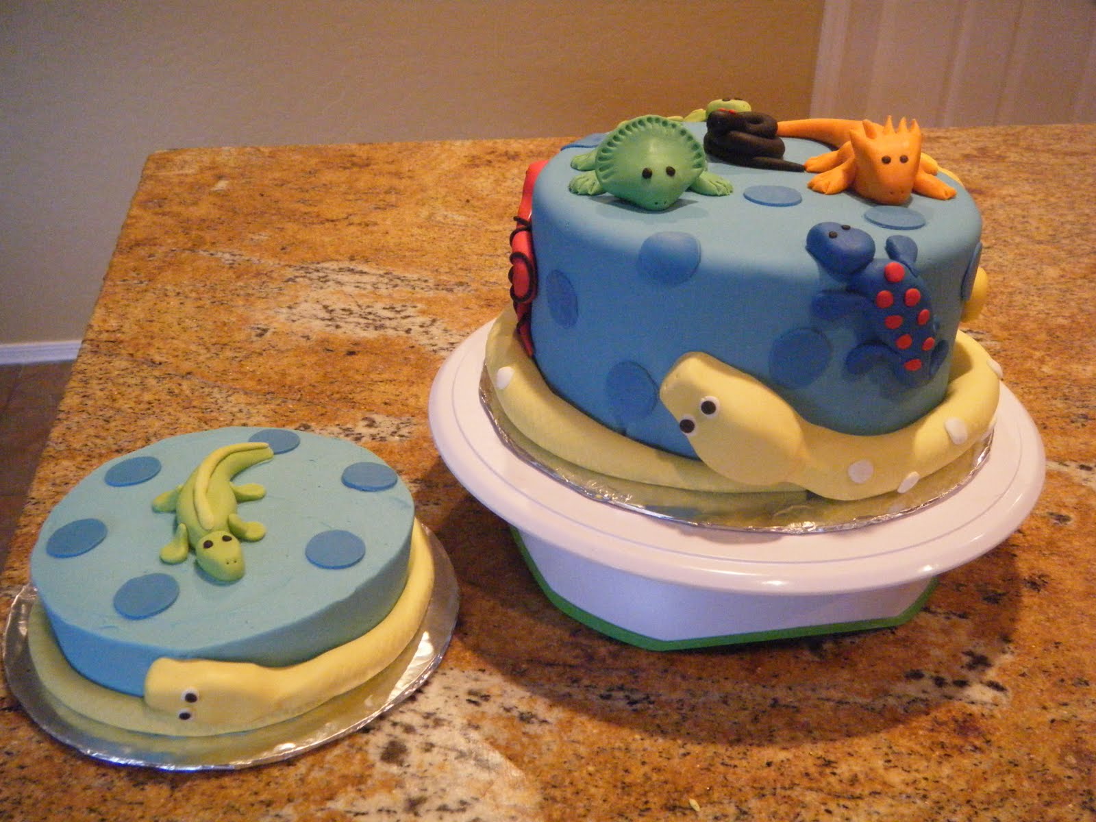 Cassy's Cakes: July 2010