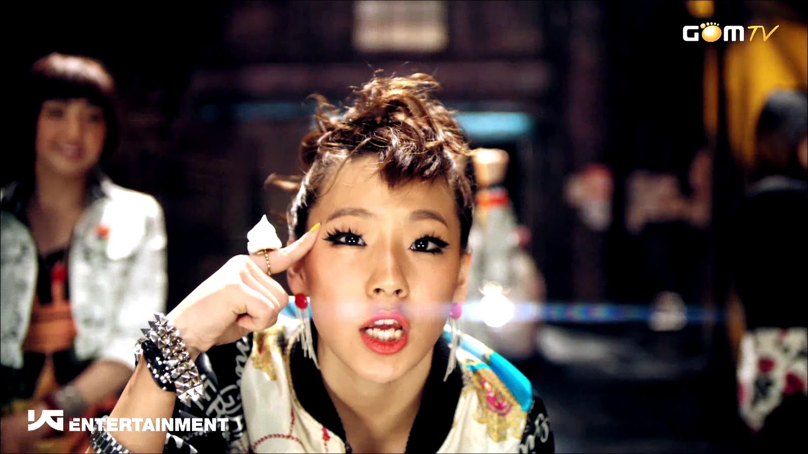 World Sweet:♡:.: 2ne1 Make-Up Trend