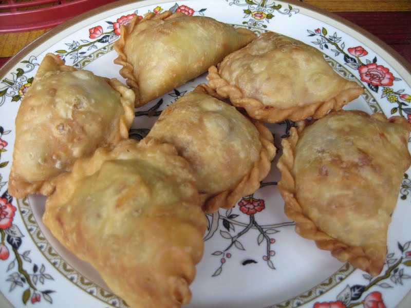 CikLilyPutih The Lifestyle Blogger: Karipap Oh Karipap