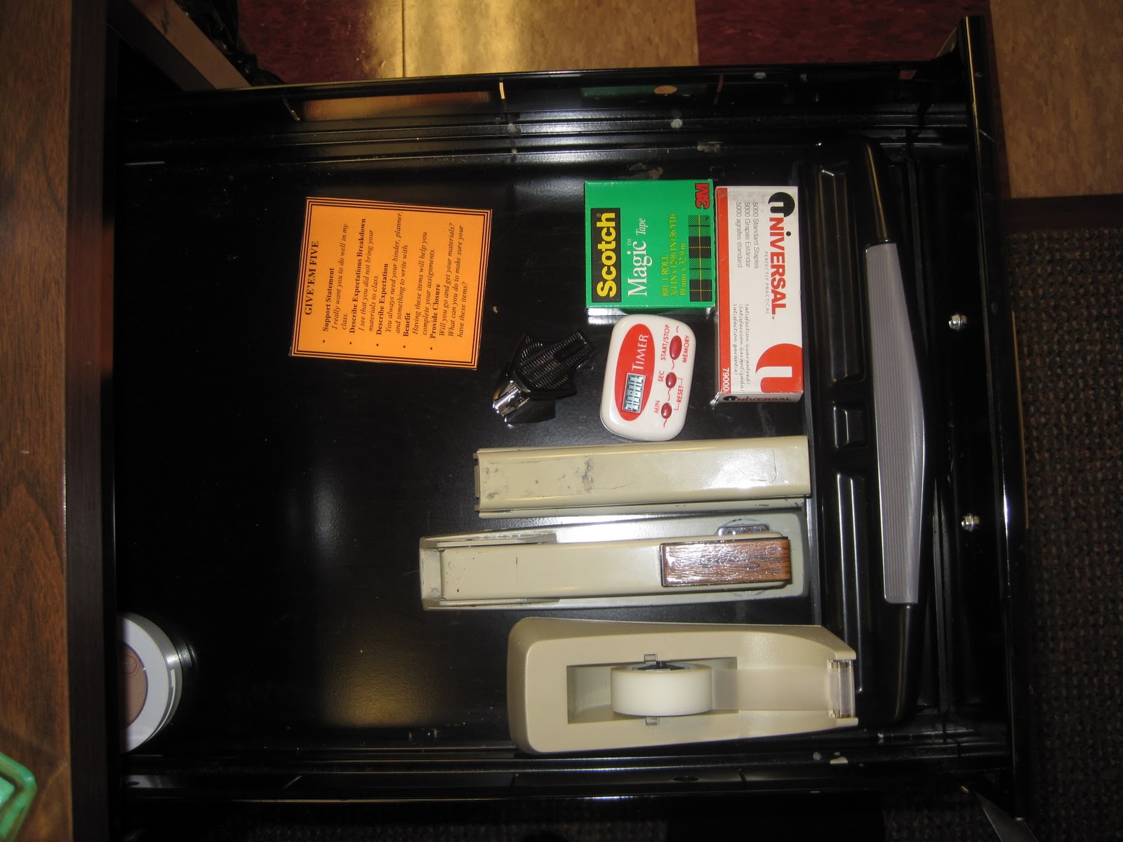 Crafts and Crap: Desk Organization