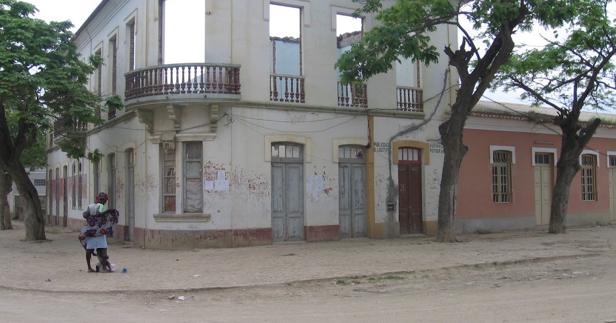 Aqui em África: Porto Amboim - Angola