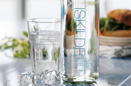 iNEEDLE: Liquid modernity