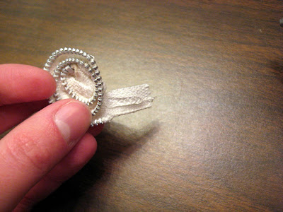 All For This Penny Craft Blog: Zipper Rose Tutorial