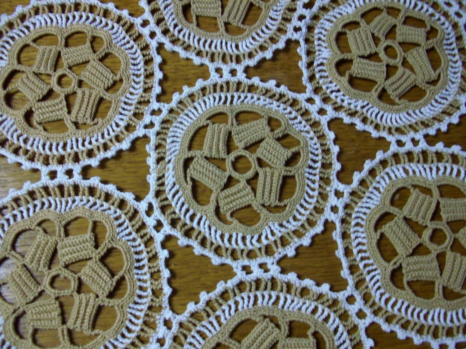 Croset macramea (mileuri) lucrate manual