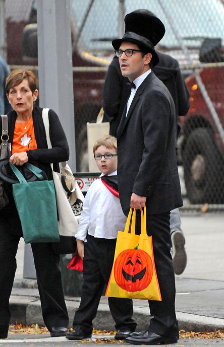 Celebrity Gossip Blogs Daily: Paul Rudd and Son Jack Out Trick-or-Treating