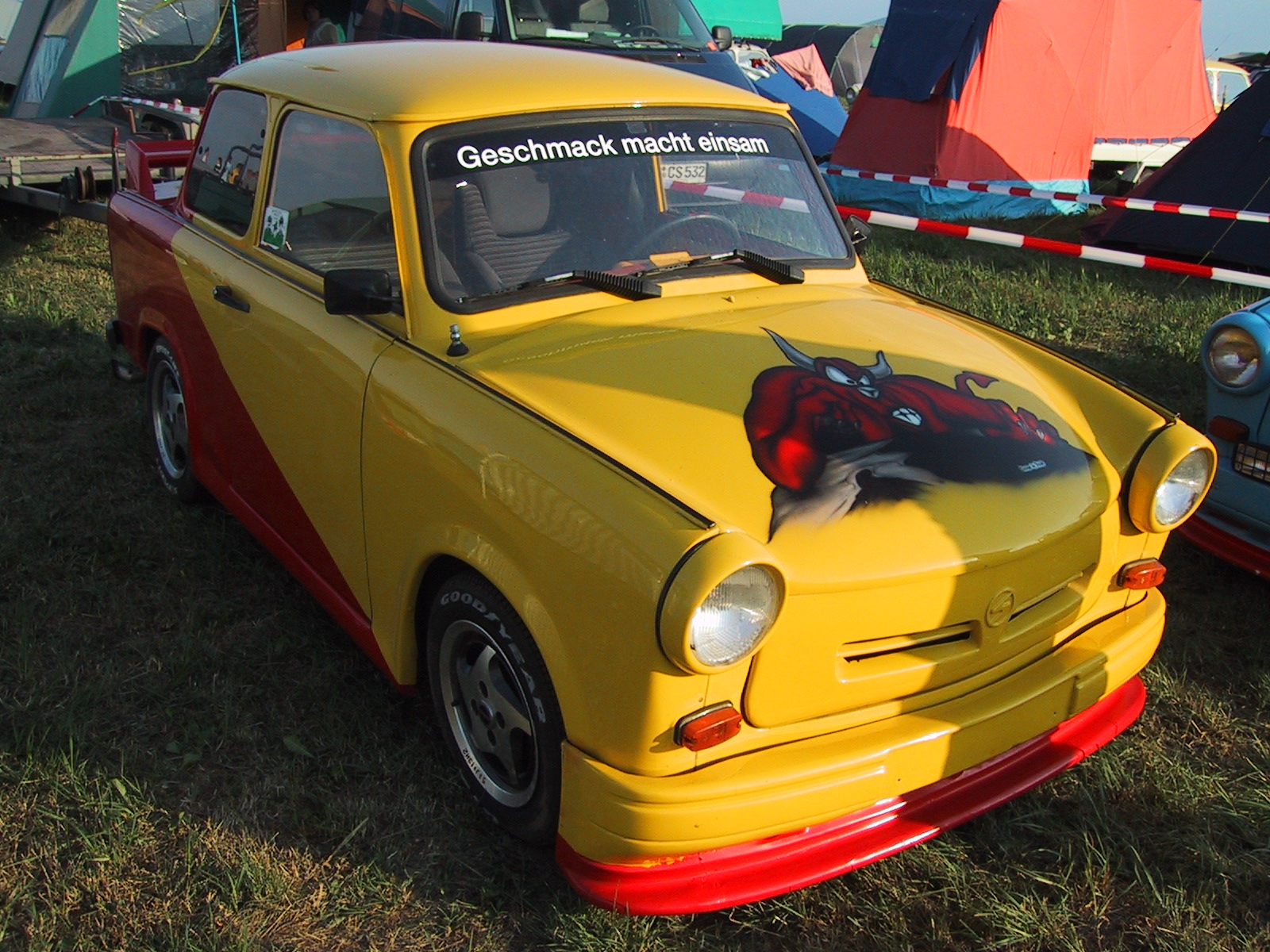 Govinda car wallpaper: trabant extreme tuning