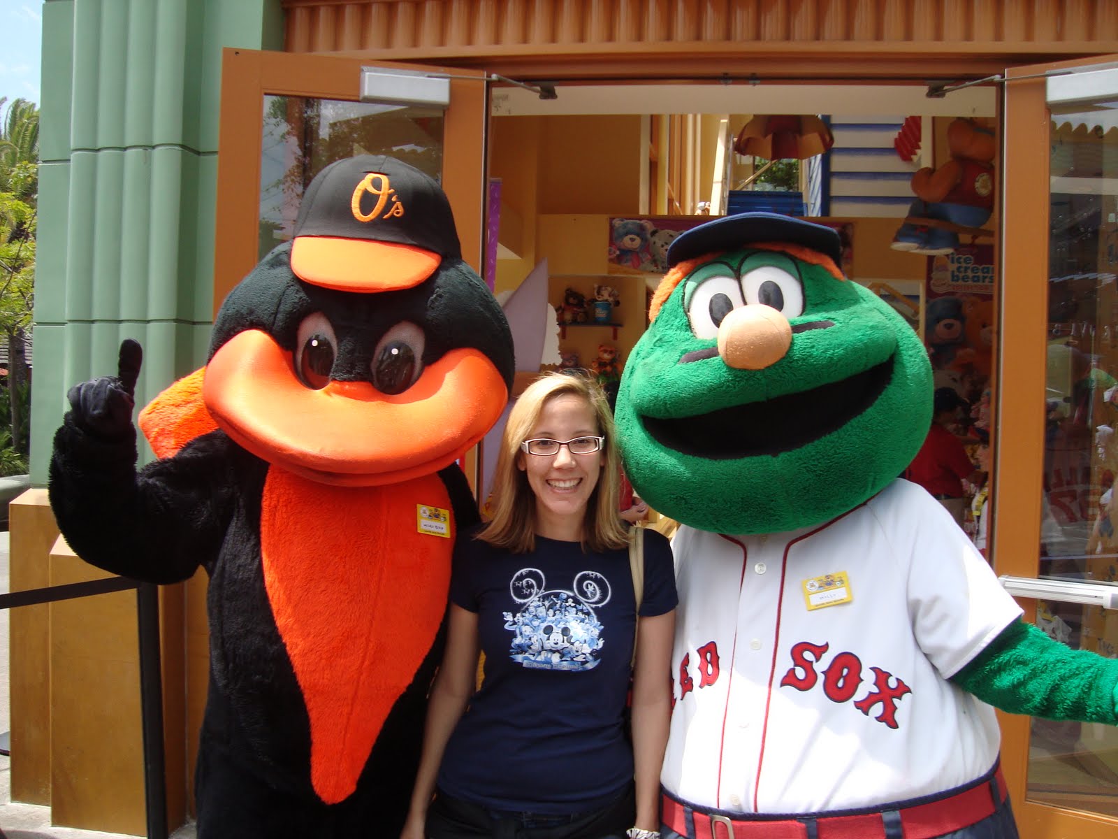 So Disney!: All Star Mascots at Downtown Disney