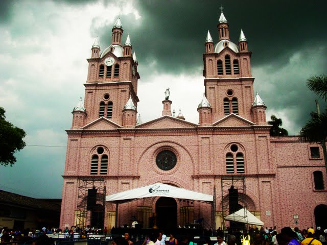 Buga, Una Prueba de Fé: Historia de la Basílica de Buga
