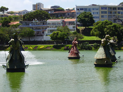 nas horas e horas e meias: clique - Orixás do Dique do Tororó