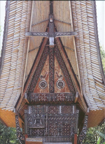 indonesian art and culture: The Houses of the Toraja:
