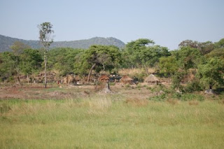 Por aqui ando eu: Viagem a Menongue