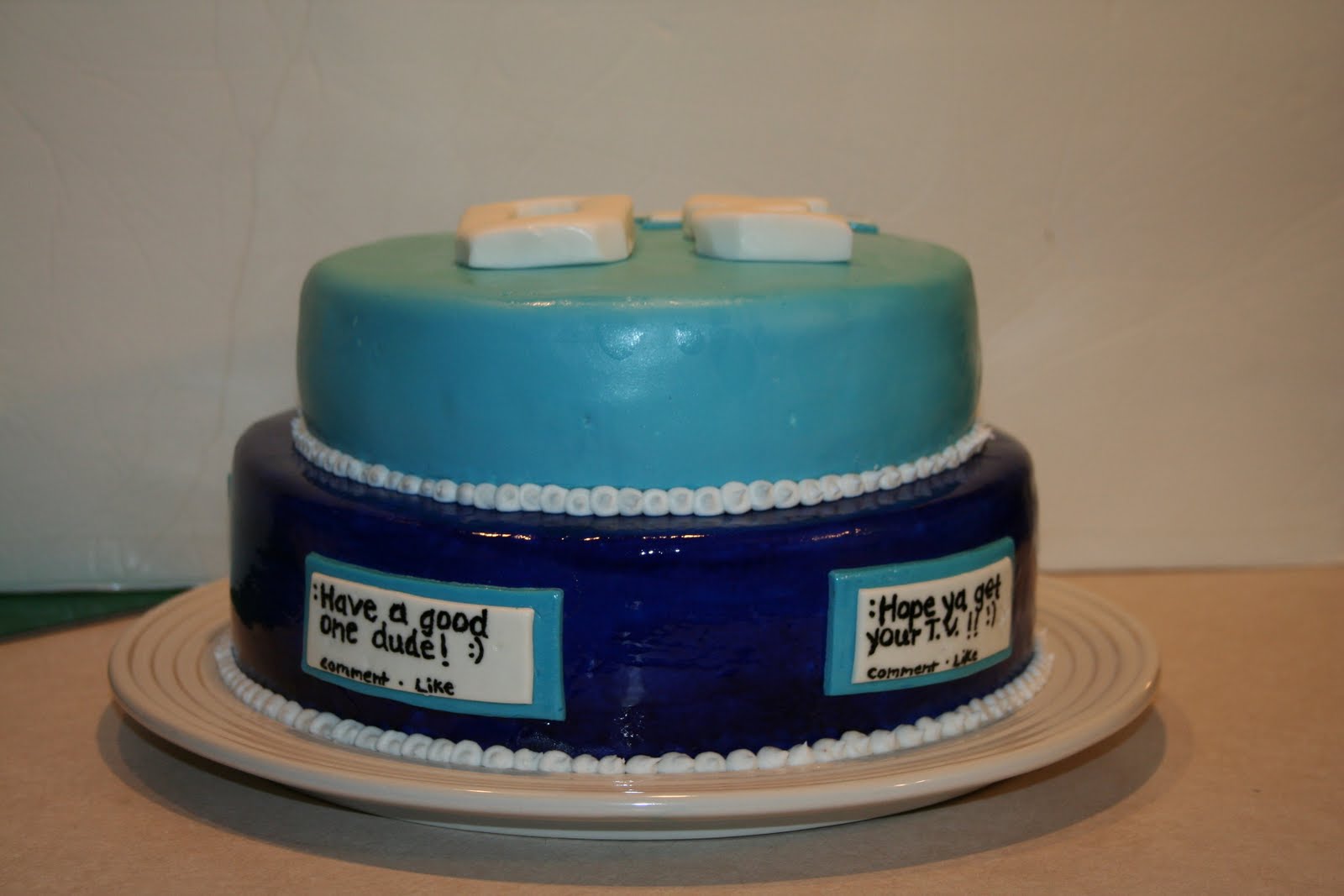 Kakie's Cakes: Facebook Cake