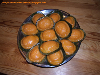 Orange Kuih Ang Koo (Orange Steamed Turtle Cakes)