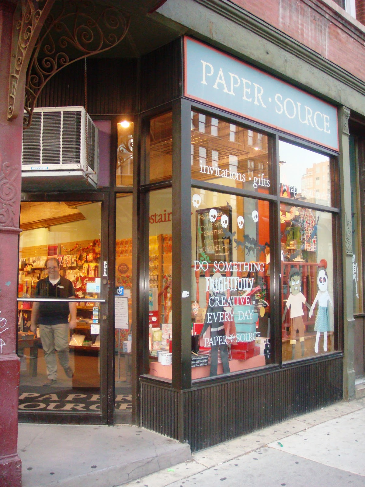 A Vida é Bella: Paper Source - Chicago