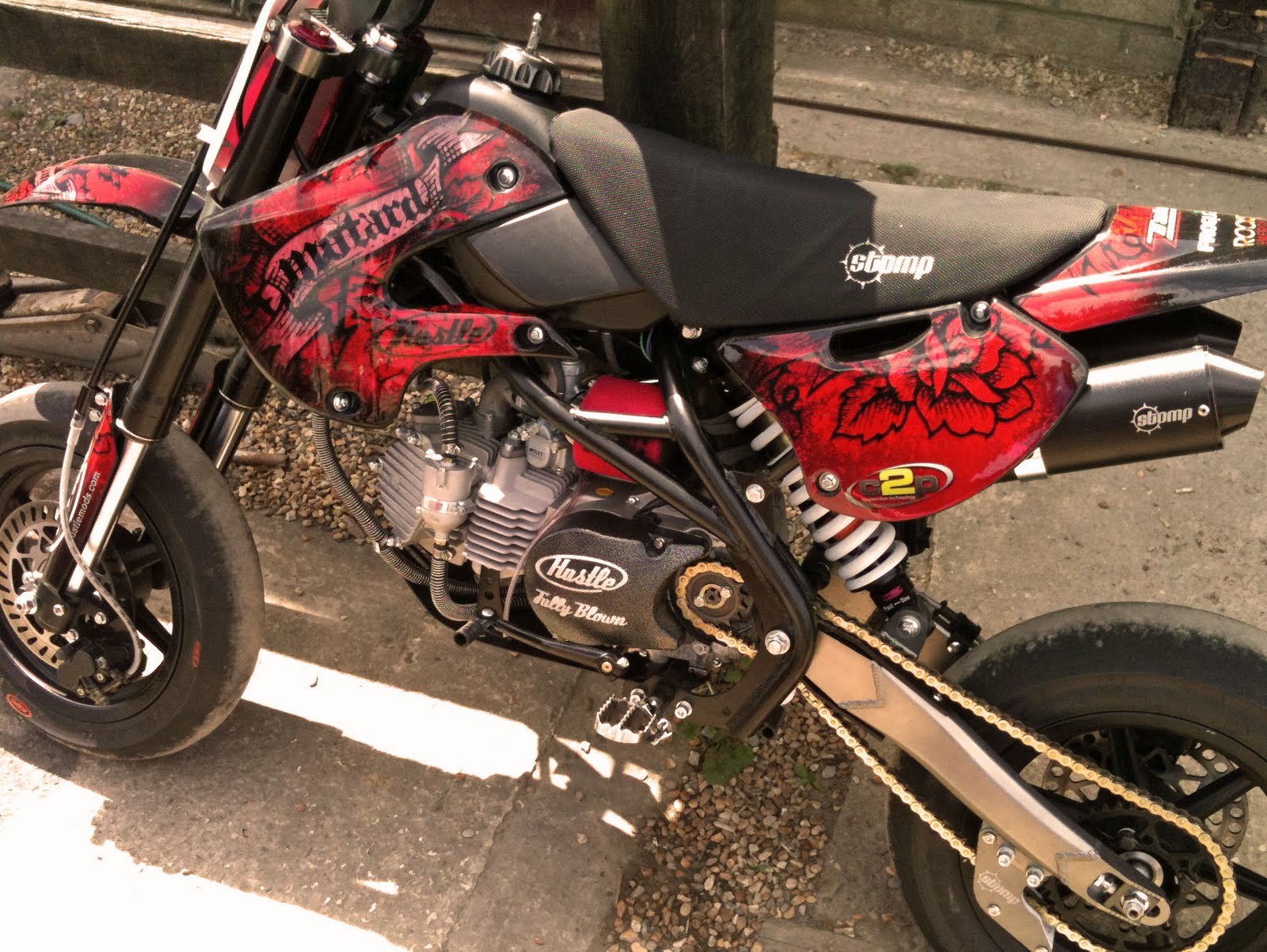 Hustle: Hustle sidecase installed on Stomp's new Motard