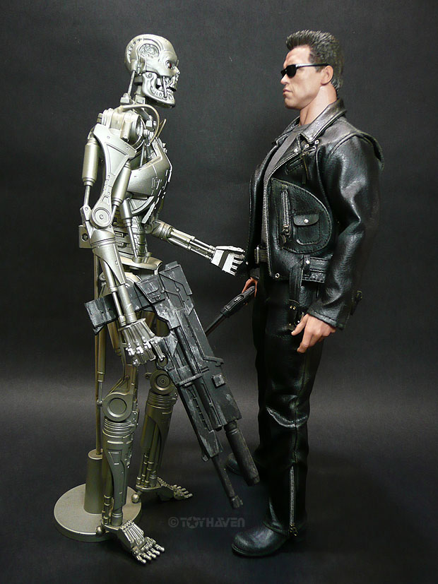 toyhaven: HT T2 T-800 & Die-cast T-800 Endoskeleton