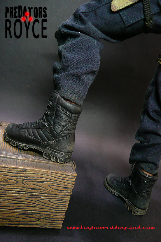 toyhaven: Review III: Hot Toys "Predators" Royce with AA-12 Shotgun