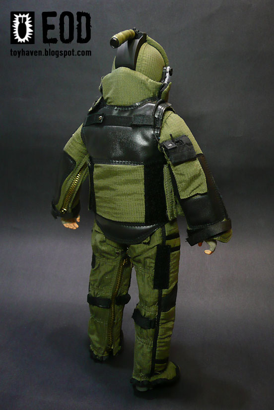 toyhaven: Dragon EOD "William" in full bomb suit REVIEW III
