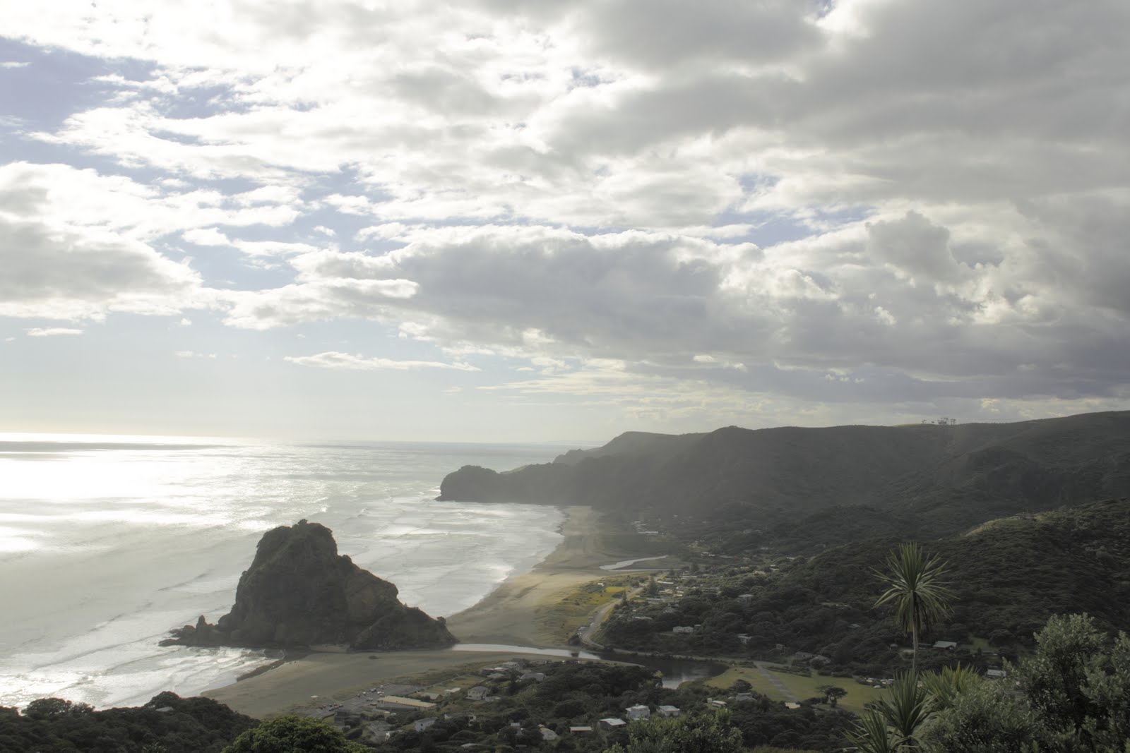 Piha Beach | PhotoTale