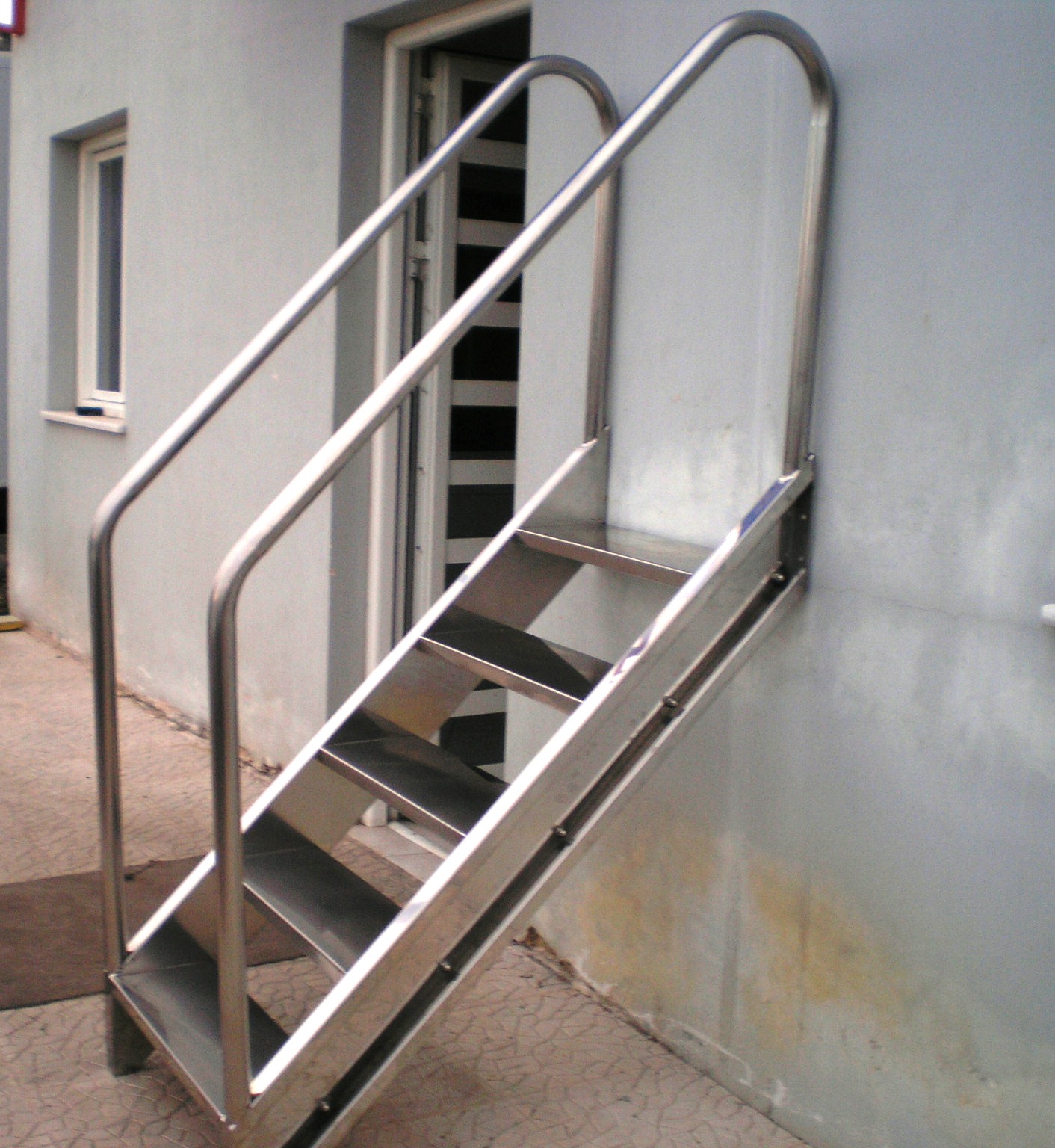 Αφοι Δαφνη Μεταλλικες κατασκευες